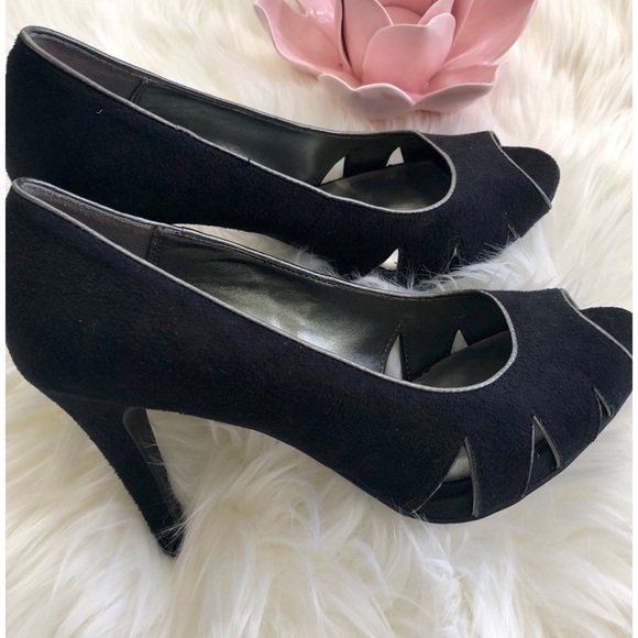 FIONI Clothing | Shoes | Black High Heeled Pumps | Poshmark
